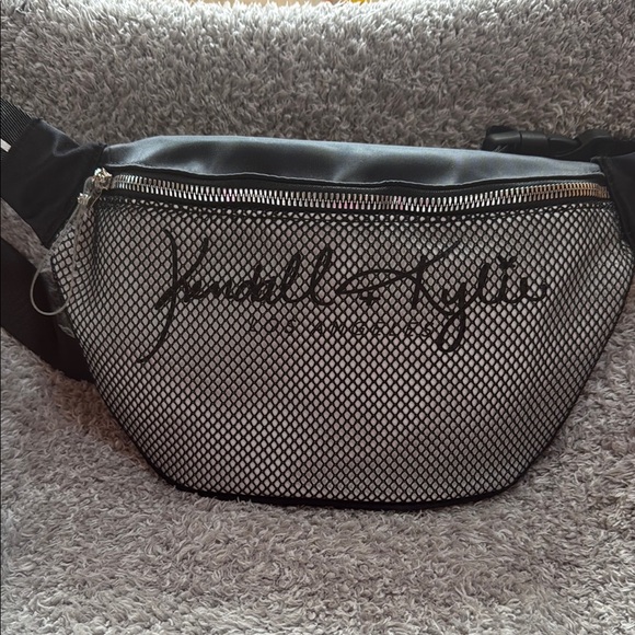 Kendall & Kylie | Bags | Nwot Kendall Kylie Black And Silver Sporty ...